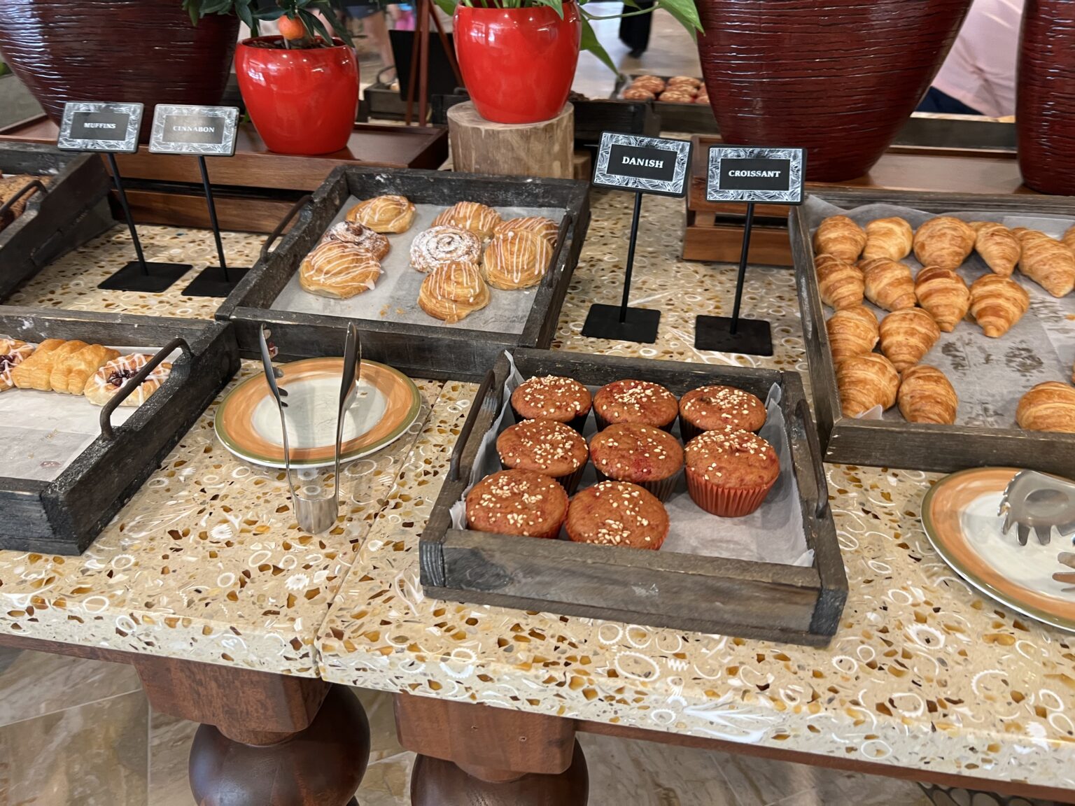 Aruba Hotel Comparison: Hyatt Regency vs Hilton Aruba - Affordable ...